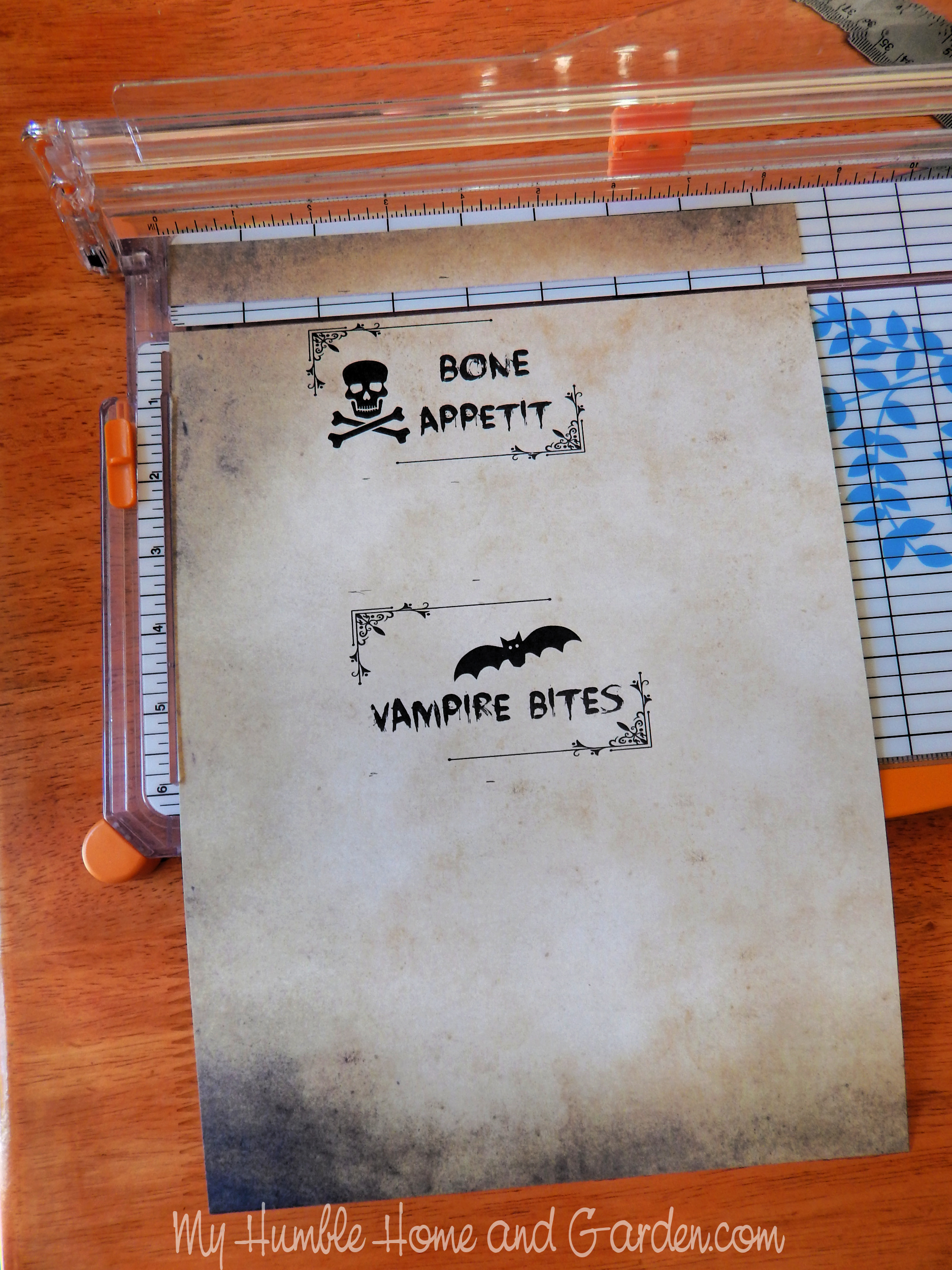 How to Make Halloween Food Labels - Place Card Holders - My Humble Home ...